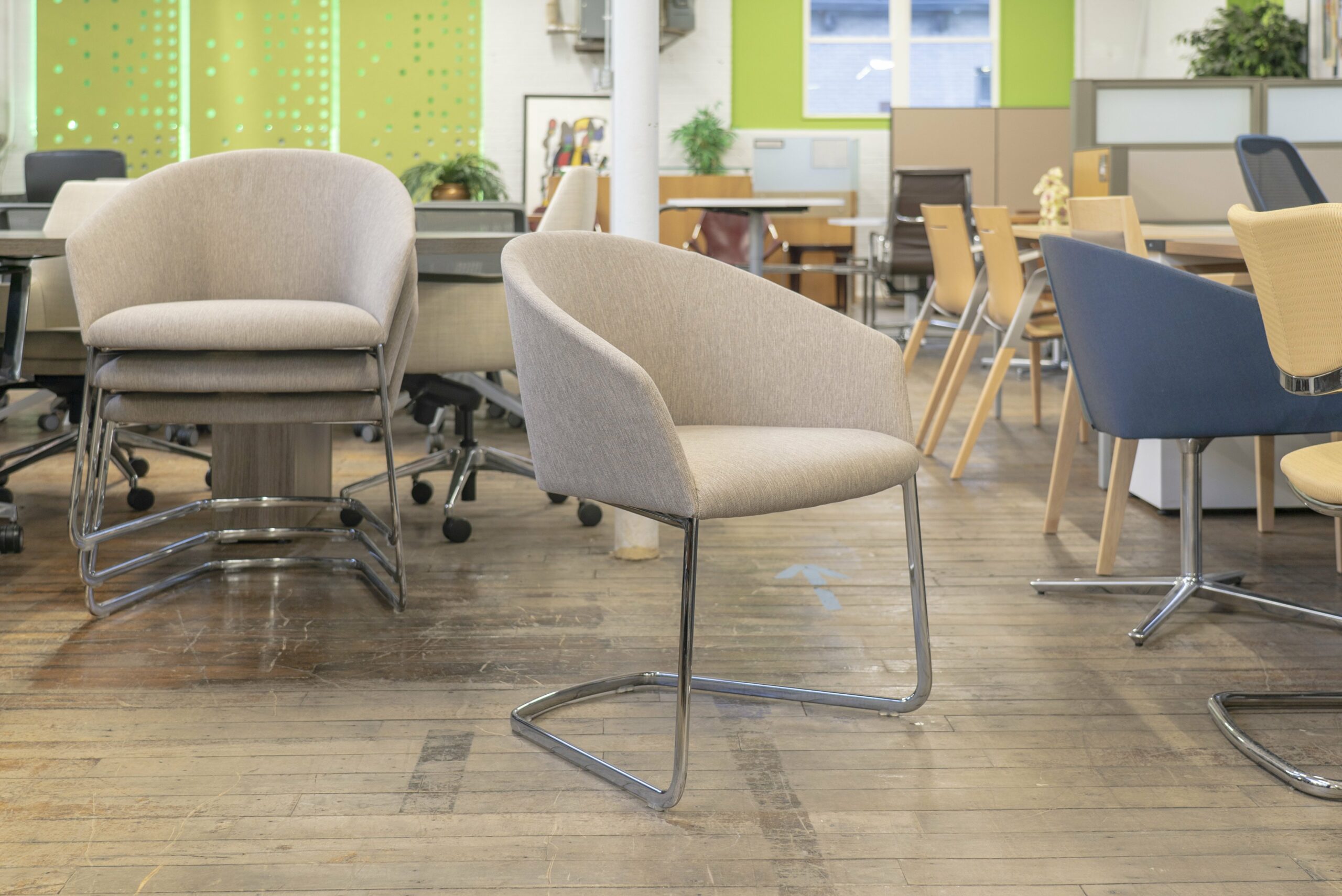 andreu-world-brandy-swivel-chairs-9